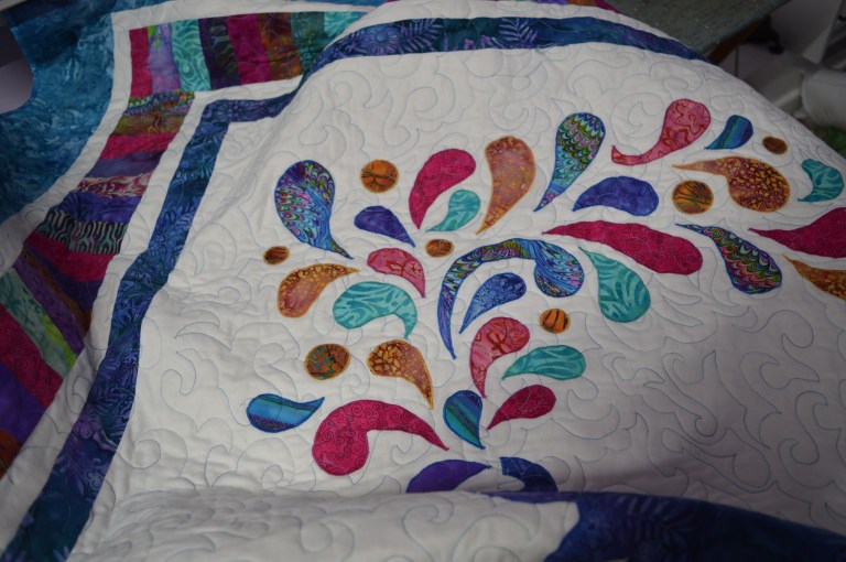 Paisley Splash Quilt | thecraftycreek