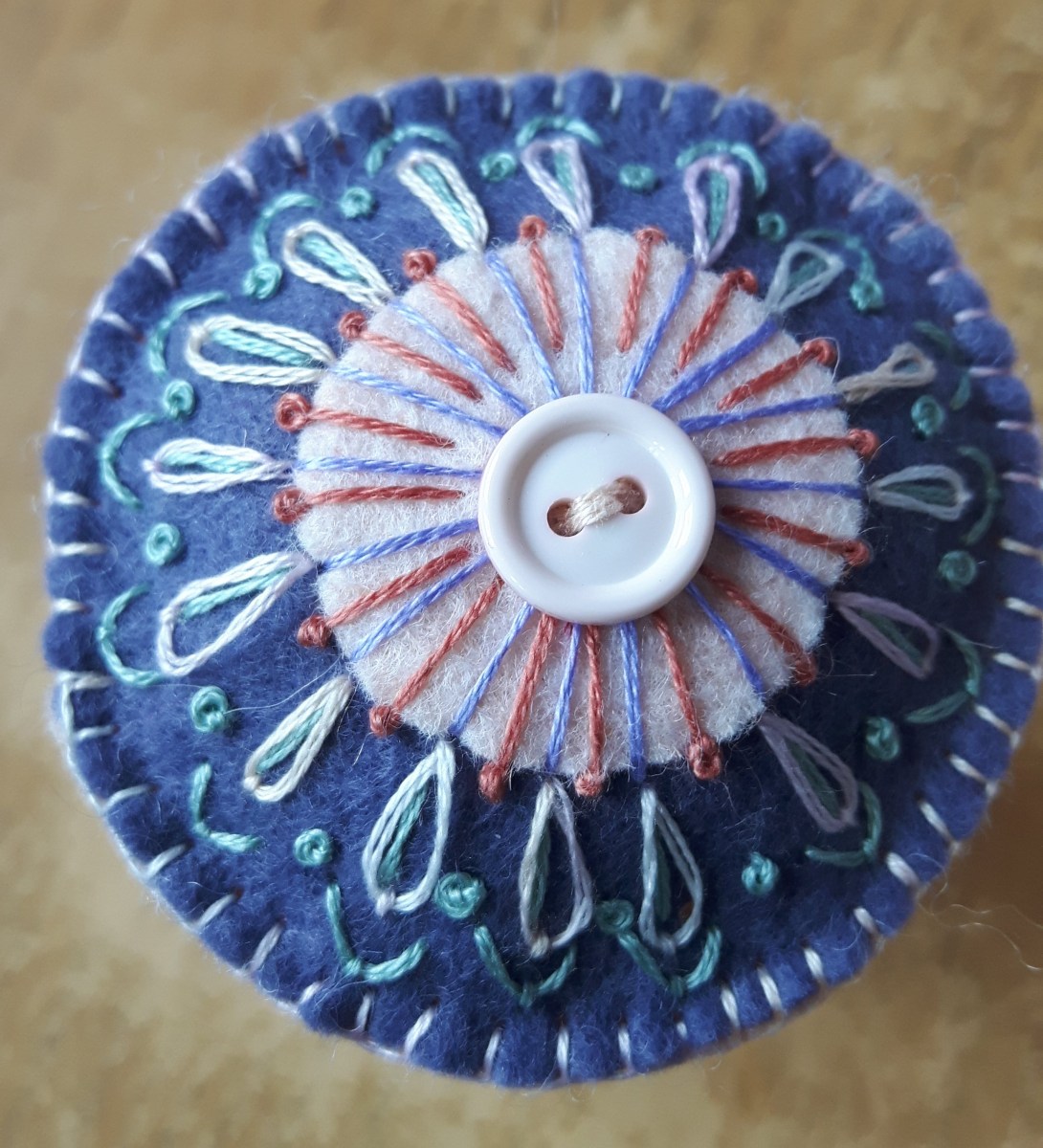 Pretty Pincushion | thecraftycreek