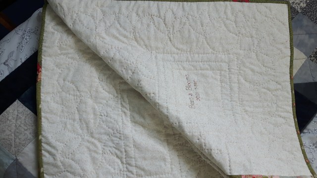 The Cottage Garden Quilt HQAL | thecraftycreek